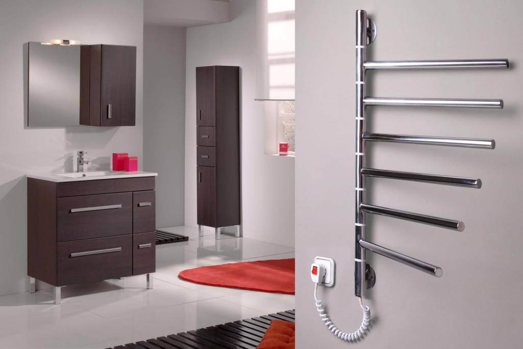 Как правильно устанавливать полотенцесушитель в ванной фото - Baniakedr.ru